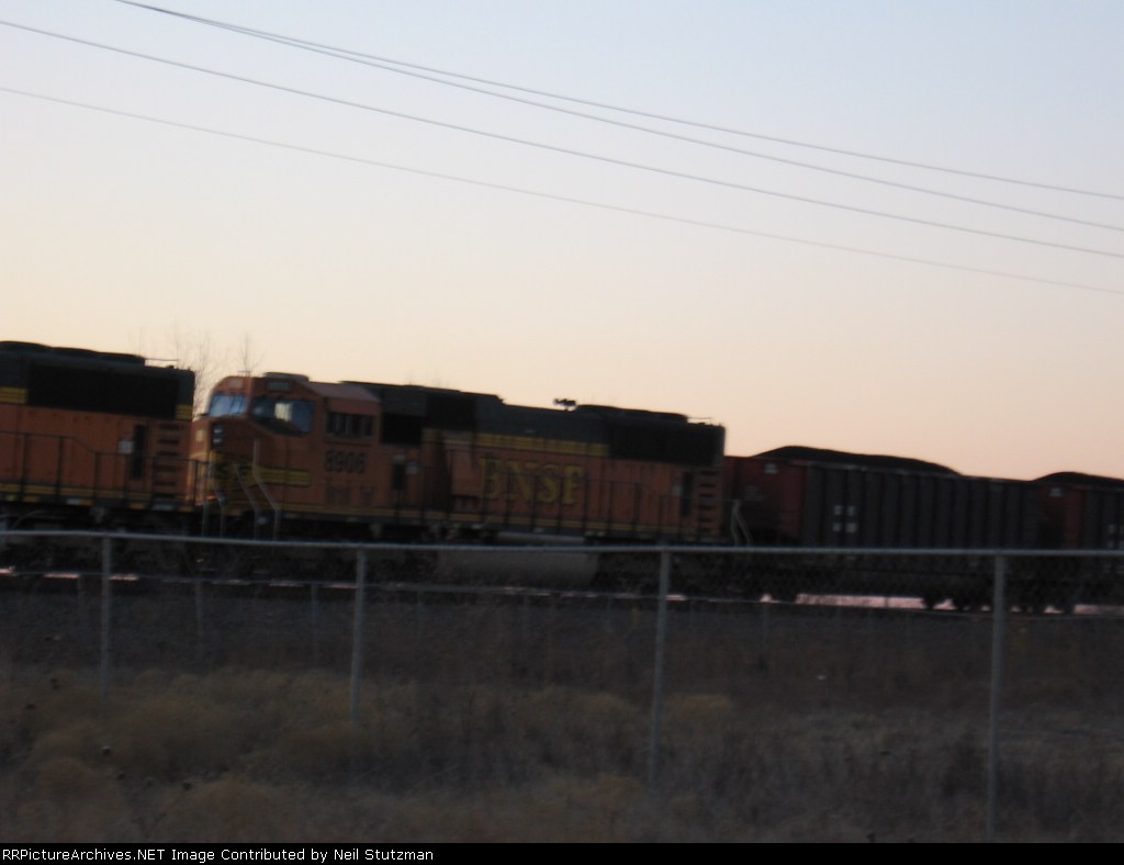 BNSF 8906